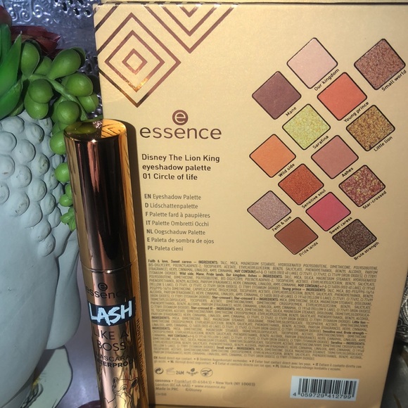 Disney | Makeup | Disney Lion King Collectible Eyeshadow Palette Pumbaa ...